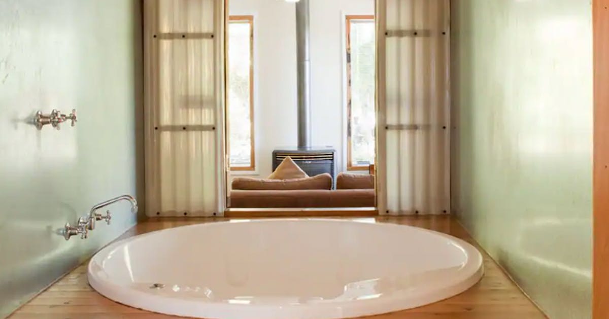Best Spa Bath Stays | Victoria | URBAN LIST MELBOURNE