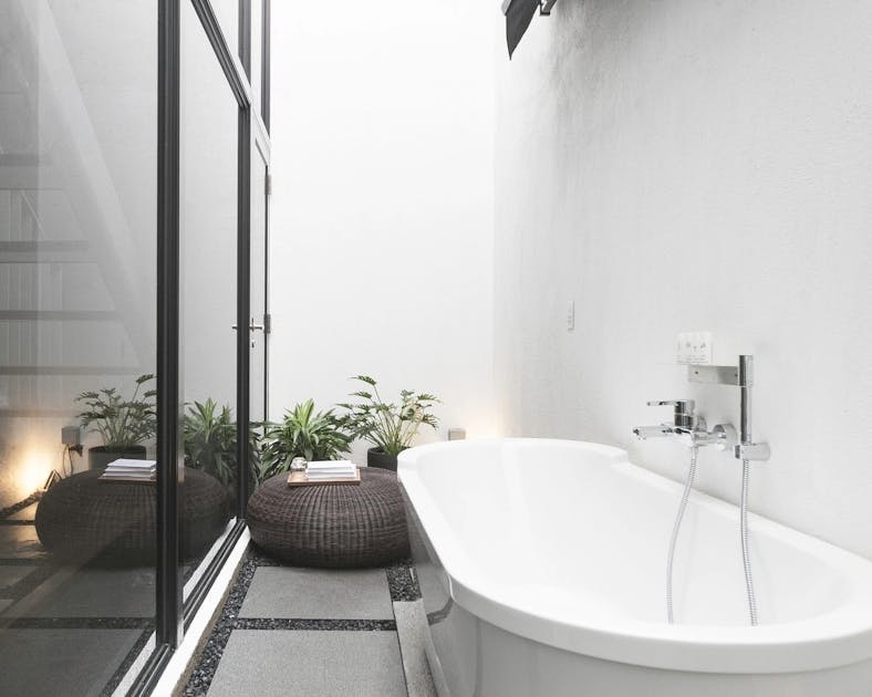 The Best Singapore Hotels With Bathtubs And Jacuzzis For A Relaxing Soak | URBAN LIST SINGAPORE