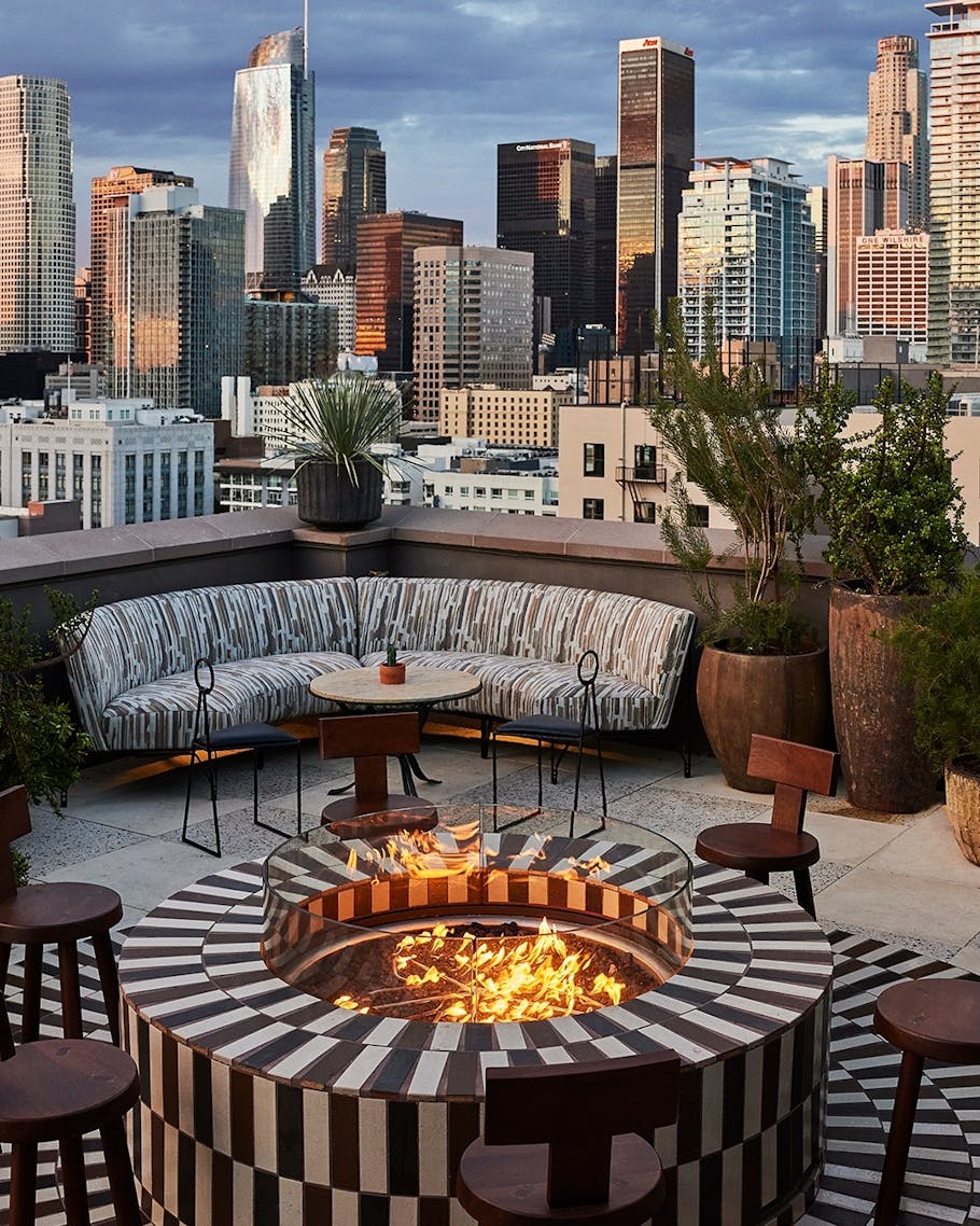 These Sky High Rooftop Bars Are The Perfect Spots To Catch The Iconic ...