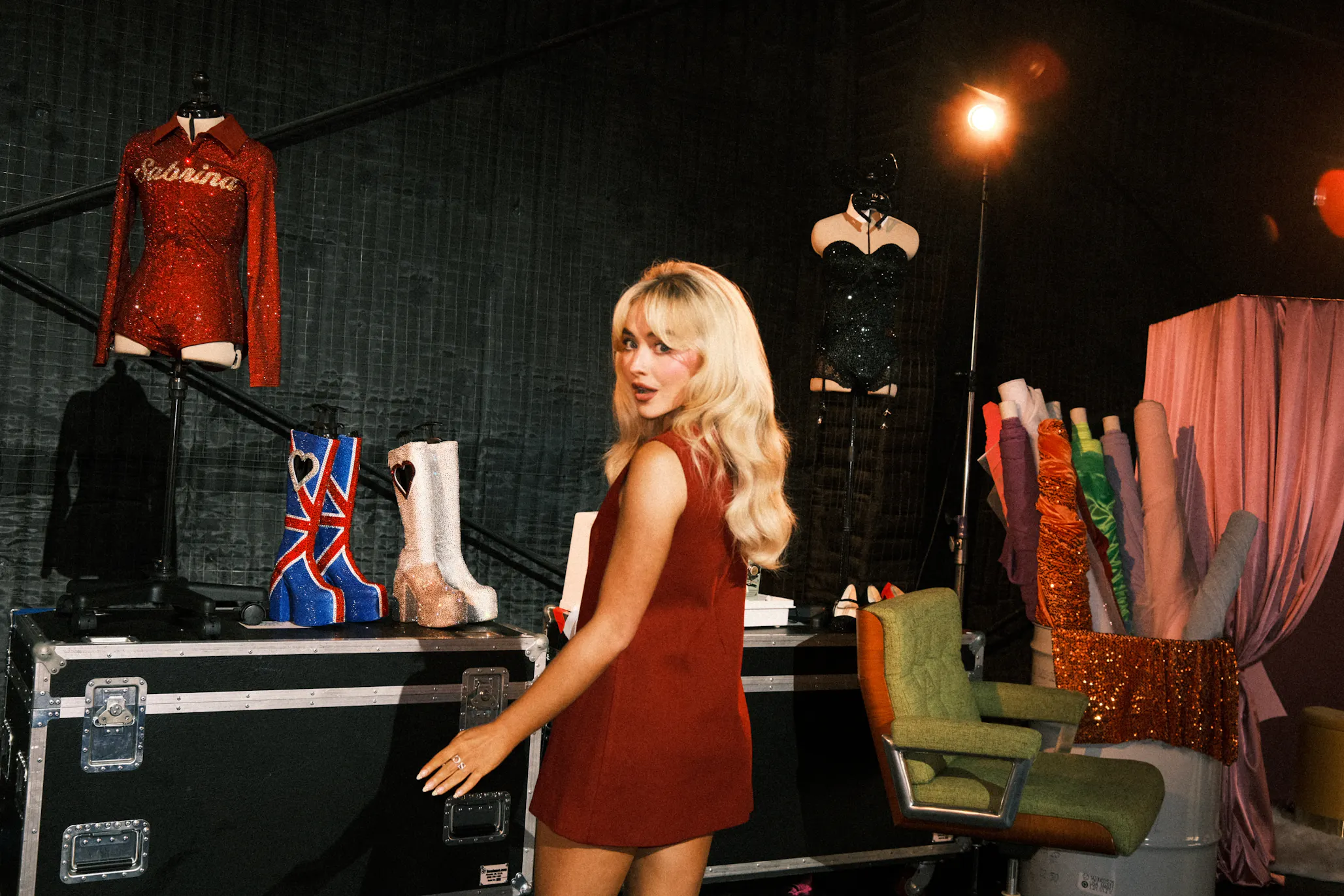 Sabrina Carpenter Is Personally Hosting A Dreamy “Short n’ Sweet ...