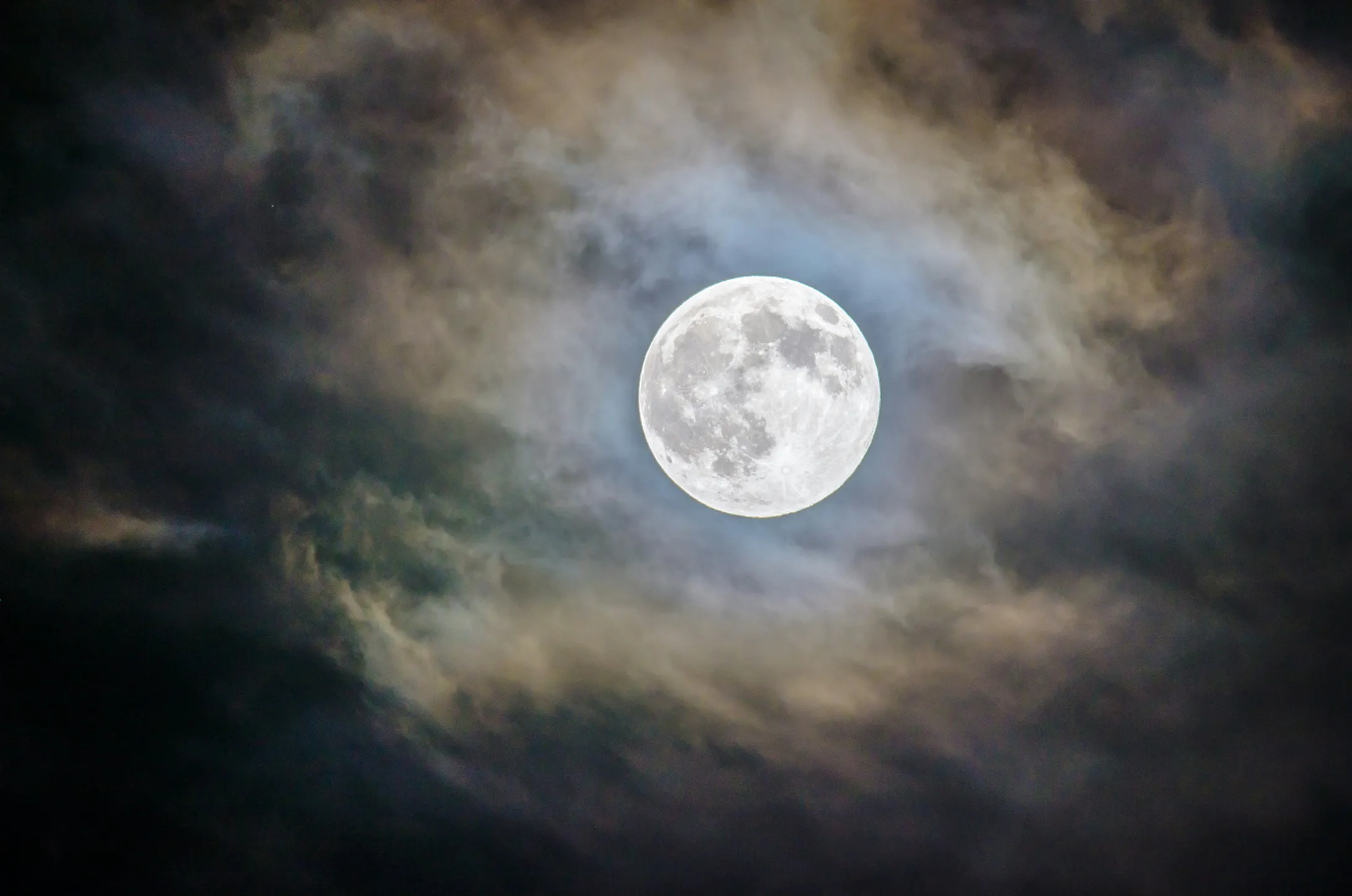 The Final Super Moon Of 2025 Will Rise Tonight | URBAN LIST