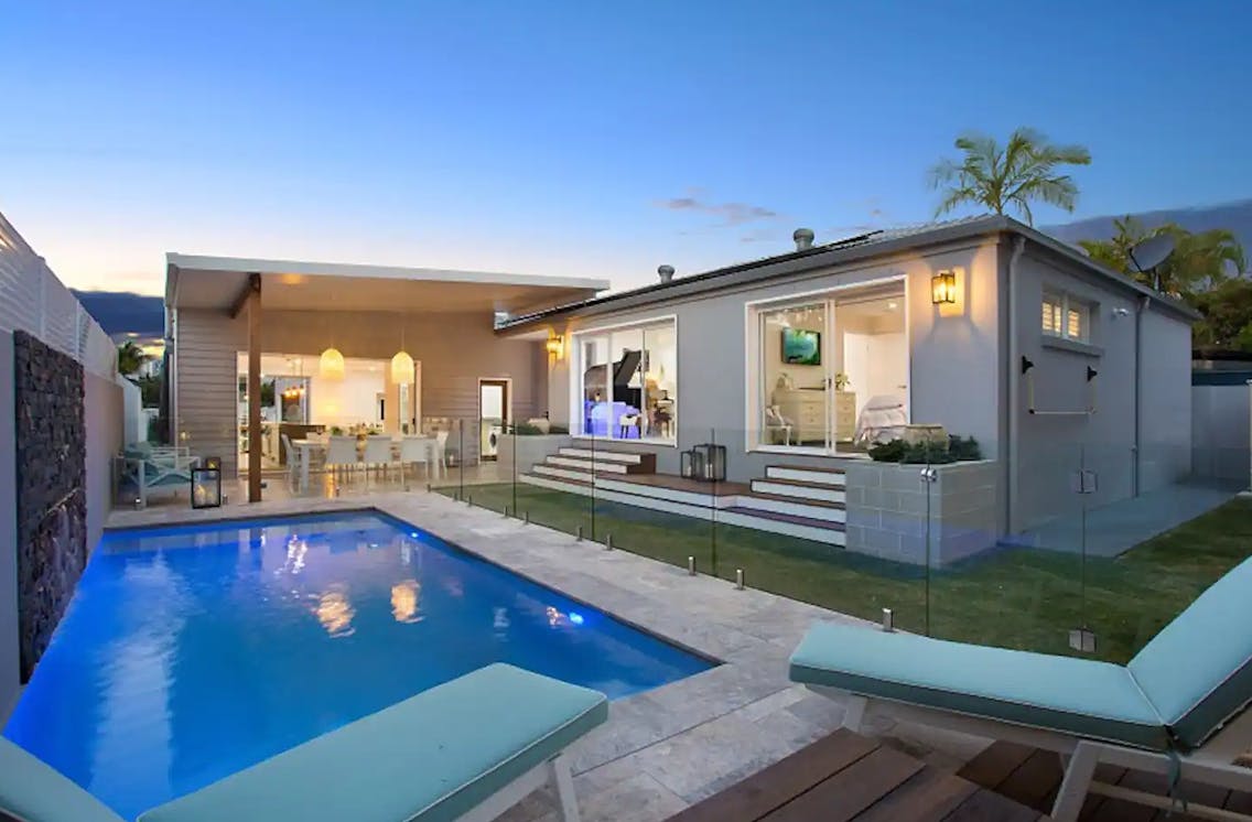 11 Of The Best Gold Coast Beach Houses For A Summer Staycay | URBAN ...