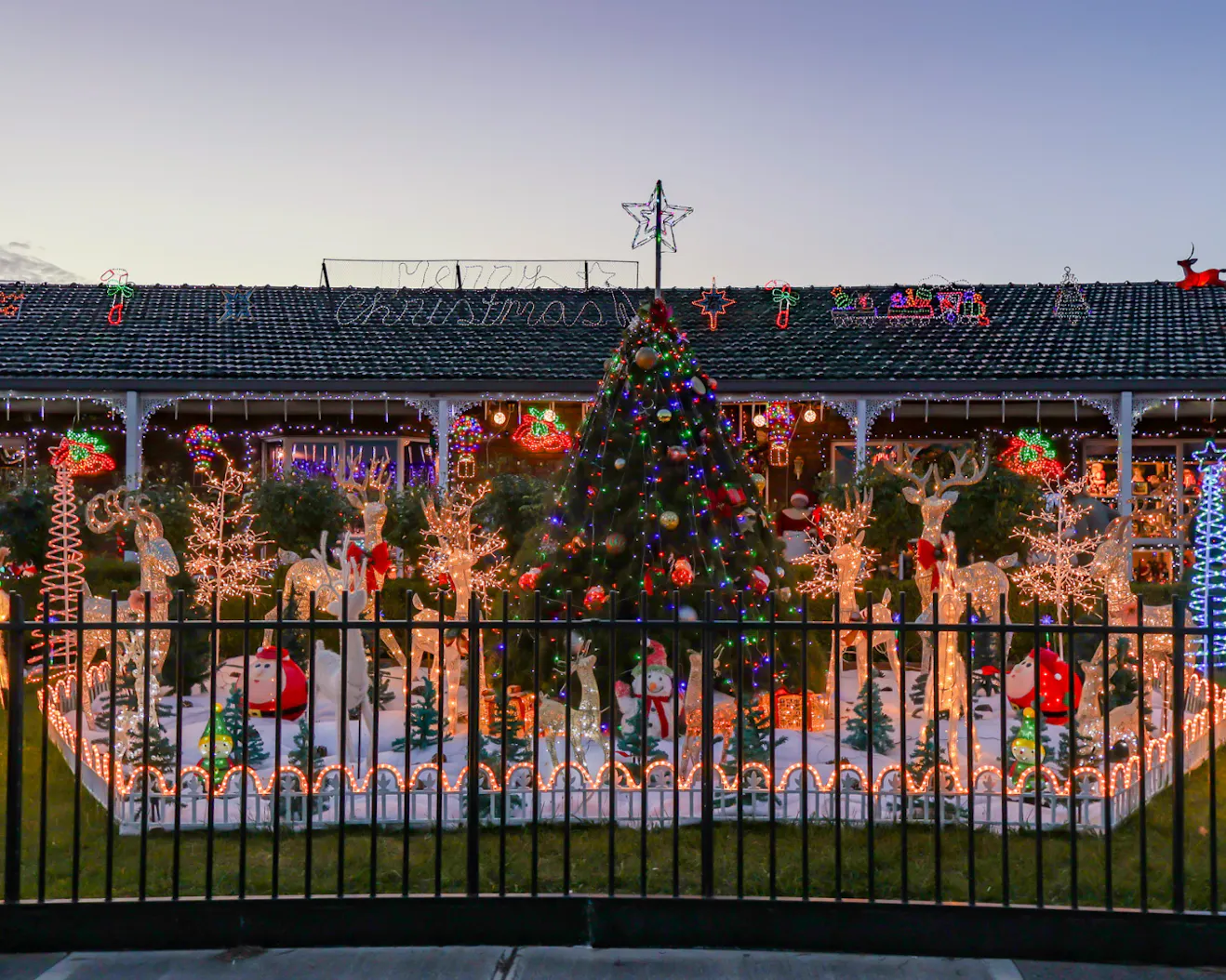 The Best Spots To See Christmas Lights In Melbourne | 2026 | URBAN LIST ...