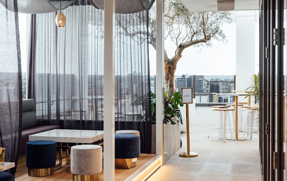 Sip Cocktails In A Cosy Booth At The Valley’s New Iris Rooftop | URBAN ...