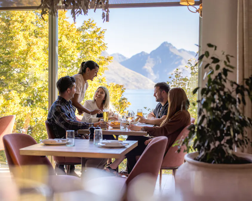 The Best Bars In Queenstown For Classy Sips And Late Nights | URBAN ...