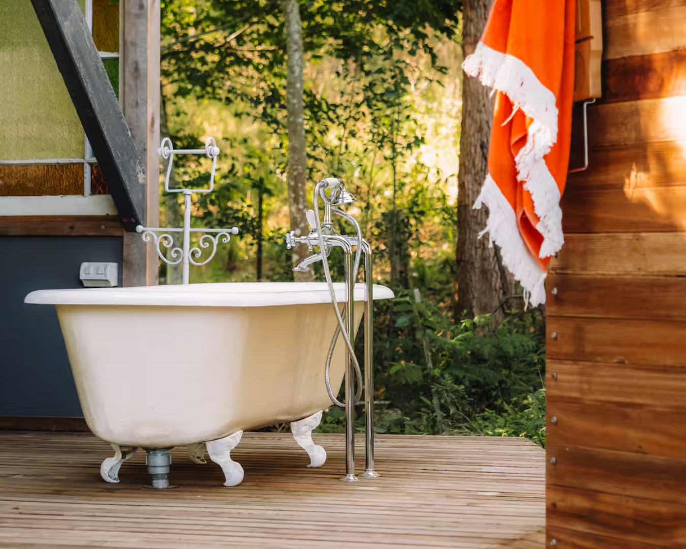 24 Of The Most Romantic Getaways In Queensland For 2025 | URBAN LIST ...