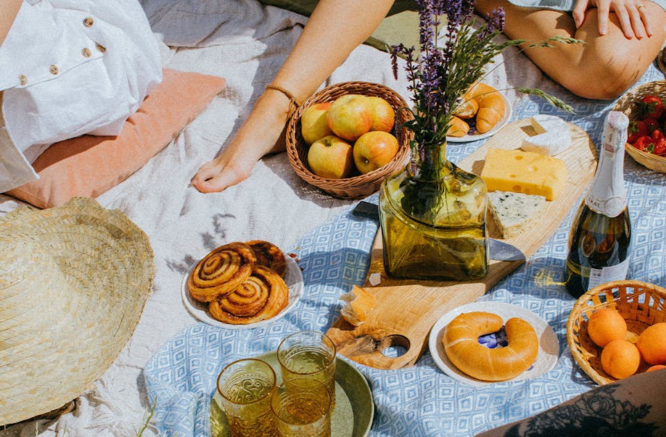 Here's How To Catch Up With Your Mates This Weekend For Less | URBAN ...