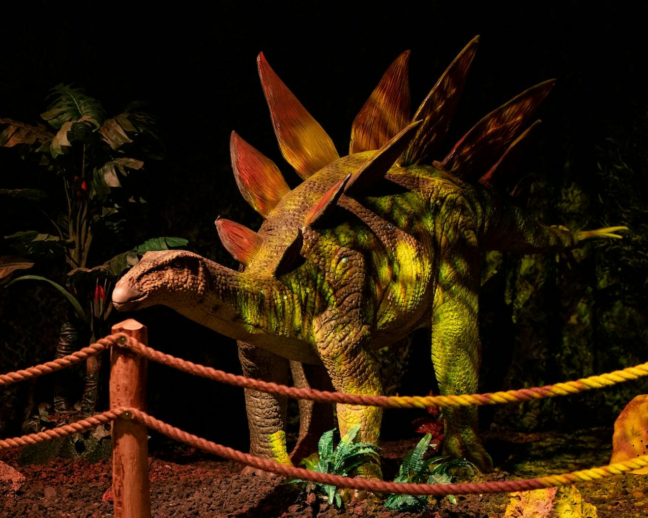 An Immersive Exhibition With 80+ Life-Sized, Animated Dinosaurs Is ...
