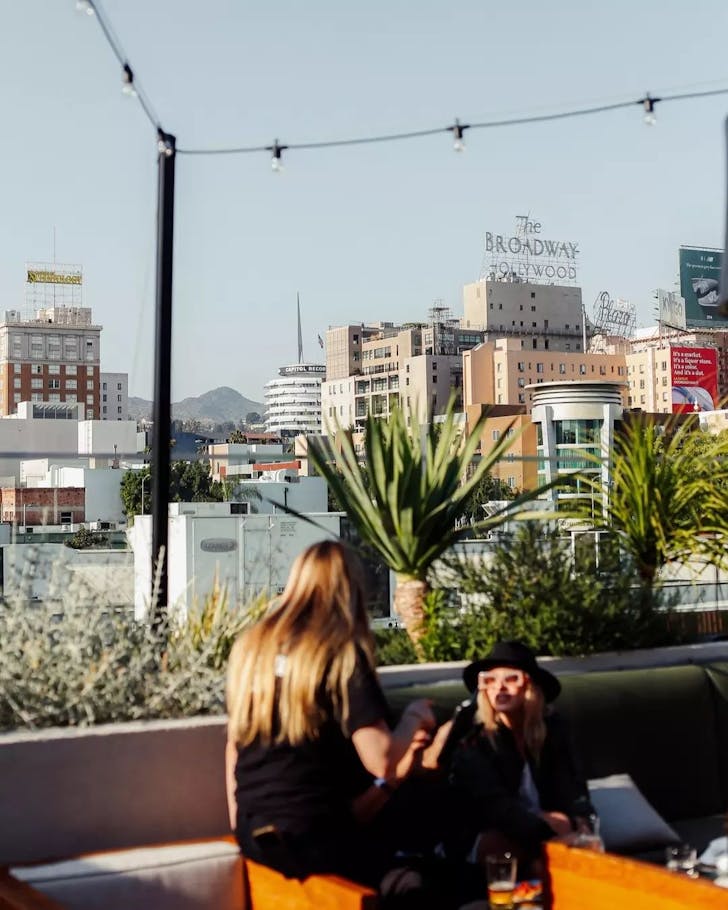These Sky High Rooftop Bars Are The Perfect Spots To Catch The Iconic ...