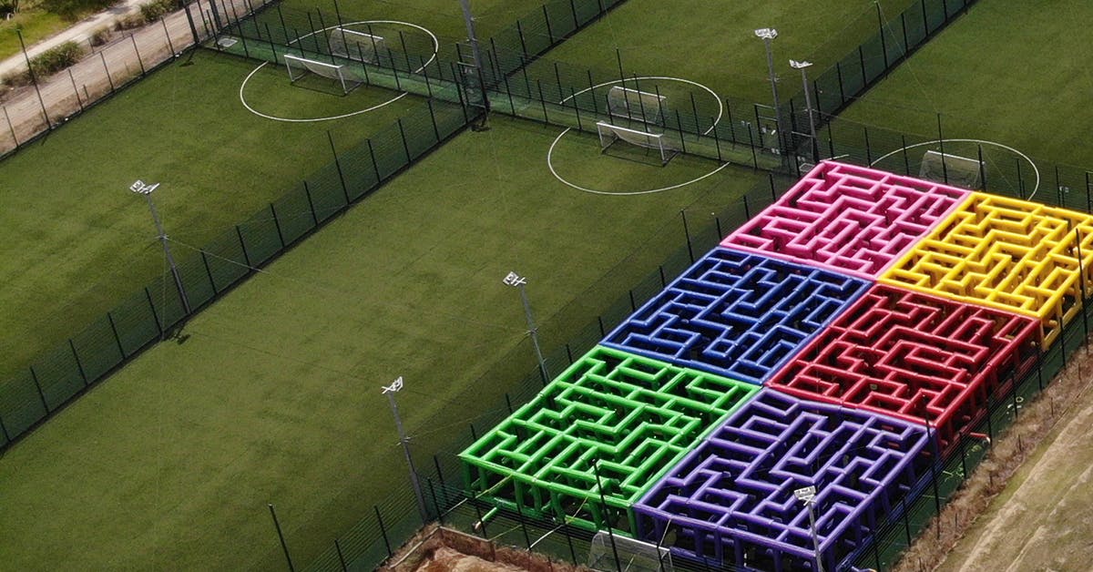 Get Lost In 'The World's Largest Inflatable Maze' This Summer | URBAN ...