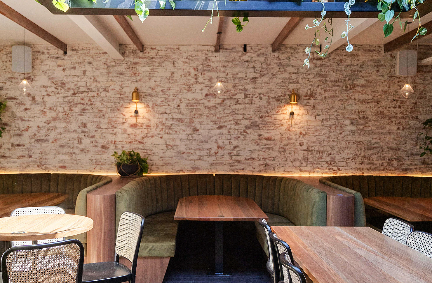 Local Burleigh Is The Slick New Pub Changing The Burleigh Restaurant ...