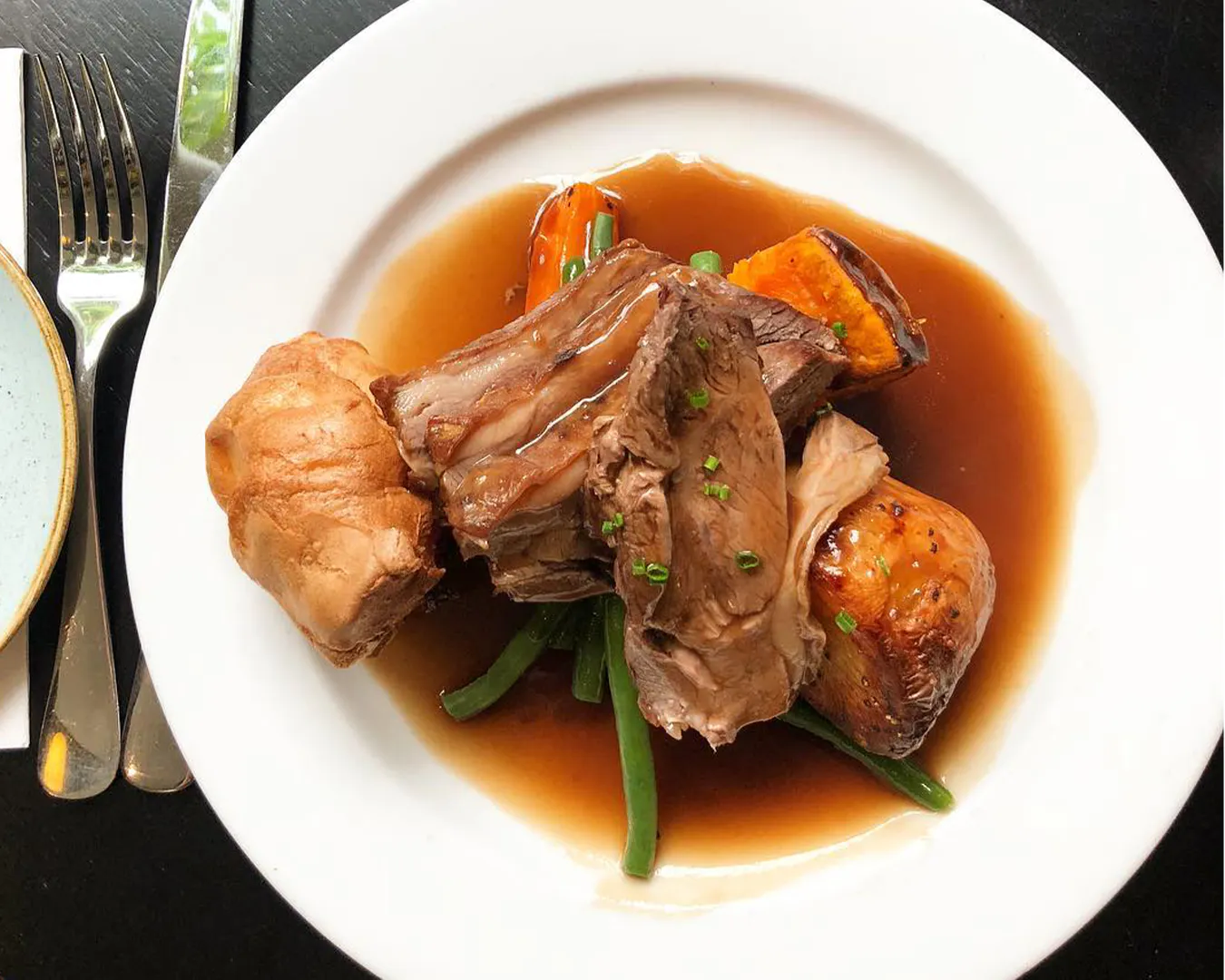 The Best Sunday Roasts In Sydney For A Cosy Meal With All The Trimmings ...