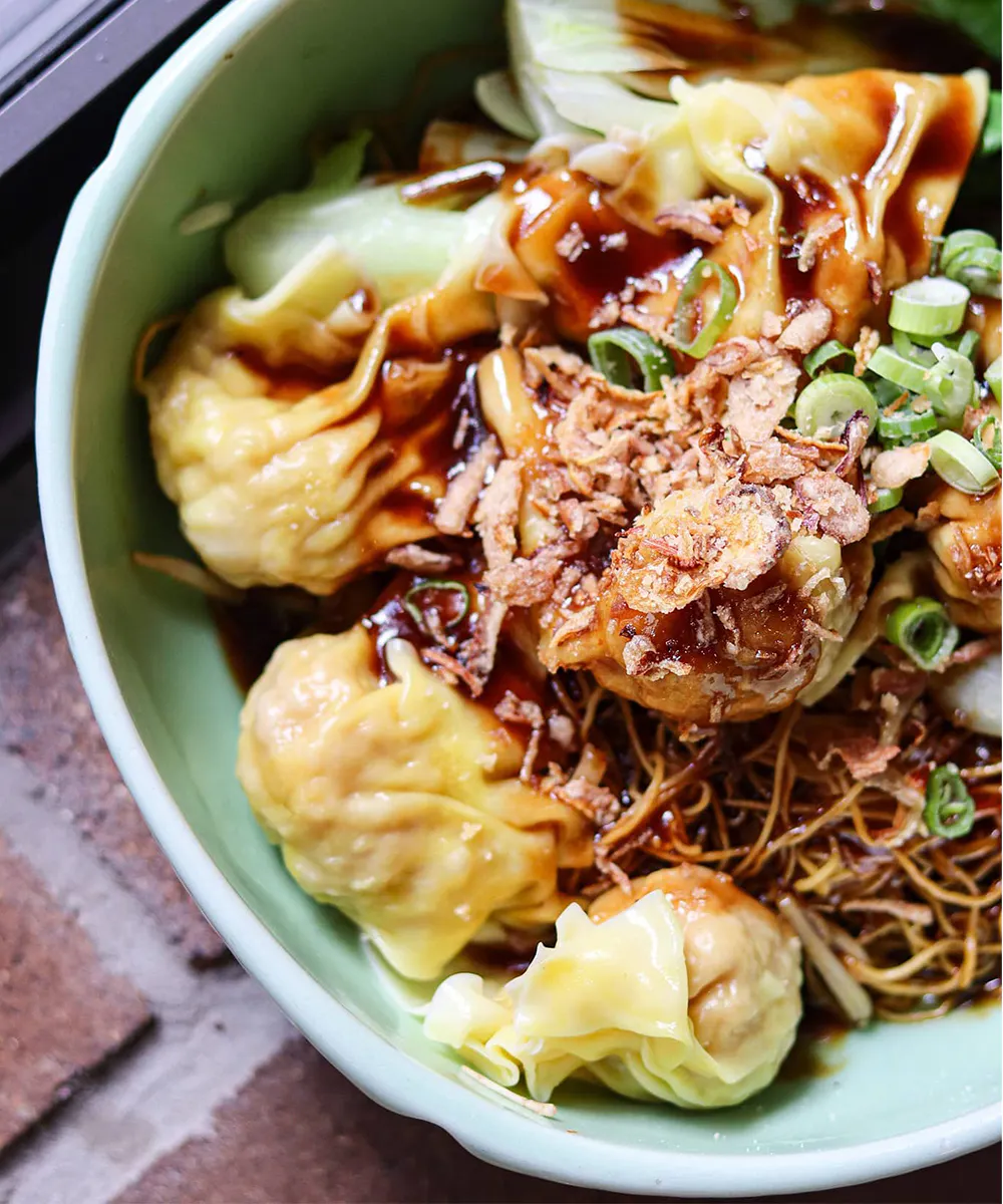 Glam New Laneway Spot Lücha Black Is Serving Up Bubble Tea Soft Serve ...