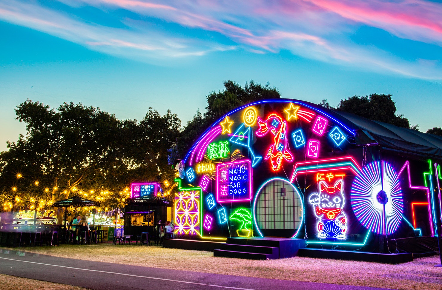 This Neon-Lit Immersive Magic Bar Has Popped Up At South Bank | URBAN ...