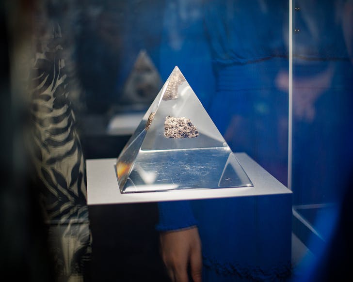 Sip Negronis Under A Scale-Model Moon At This Epic Celestial Exhibit ...