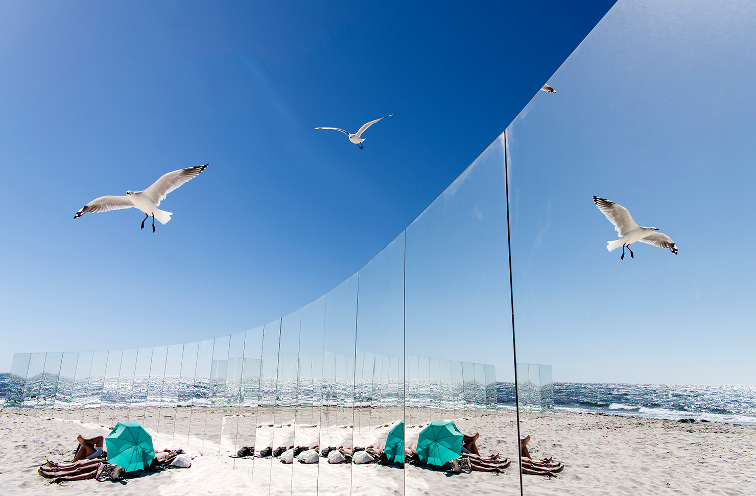 Sculpture By The Sea Is Back So Keep Bragging About Our Beaches | URBAN ...