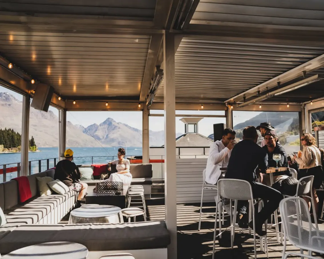 The Best Bars In Queenstown For Classy Sips And Late Nights | URBAN ...