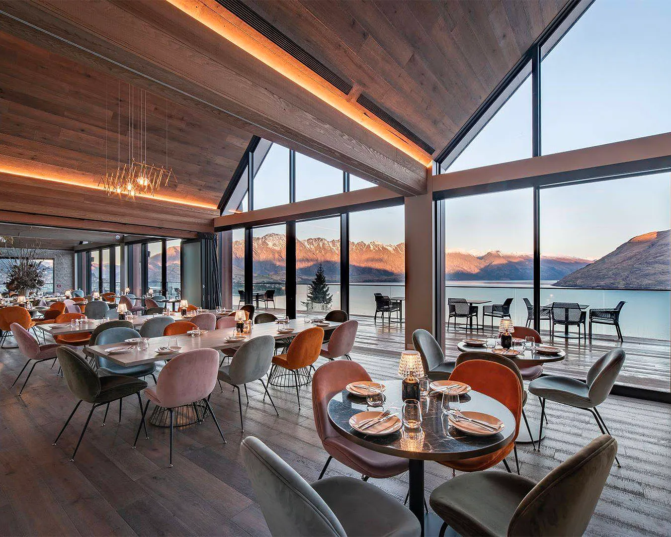 The Best Bars In Queenstown For Classy Sips And Late Nights | URBAN ...