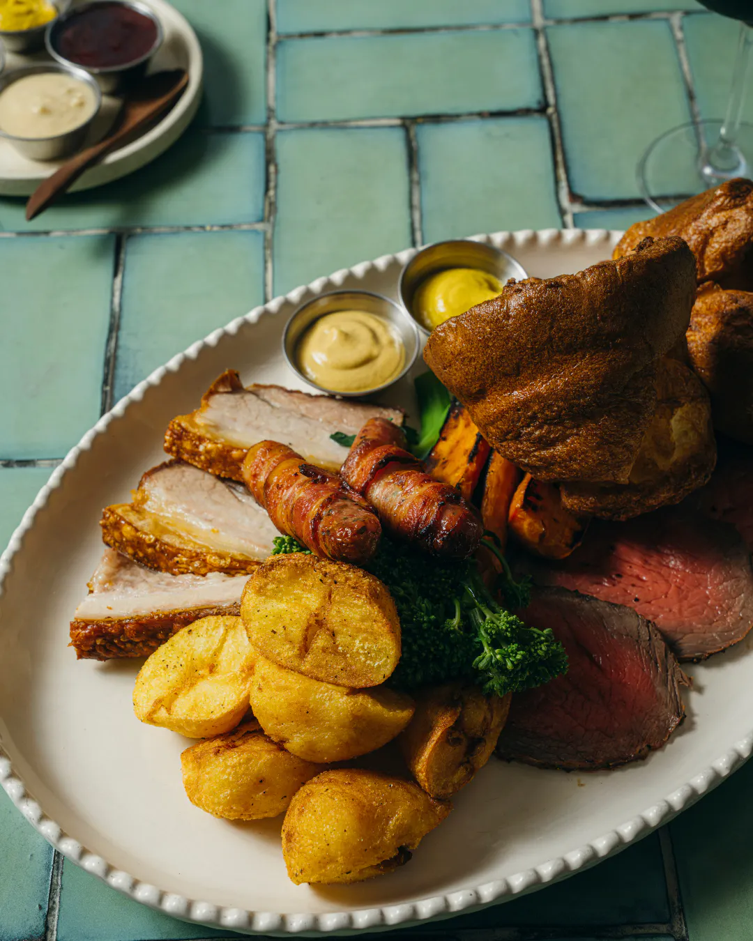 The Best Sunday Roasts In Sydney For A Cosy Meal With All The Trimmings ...