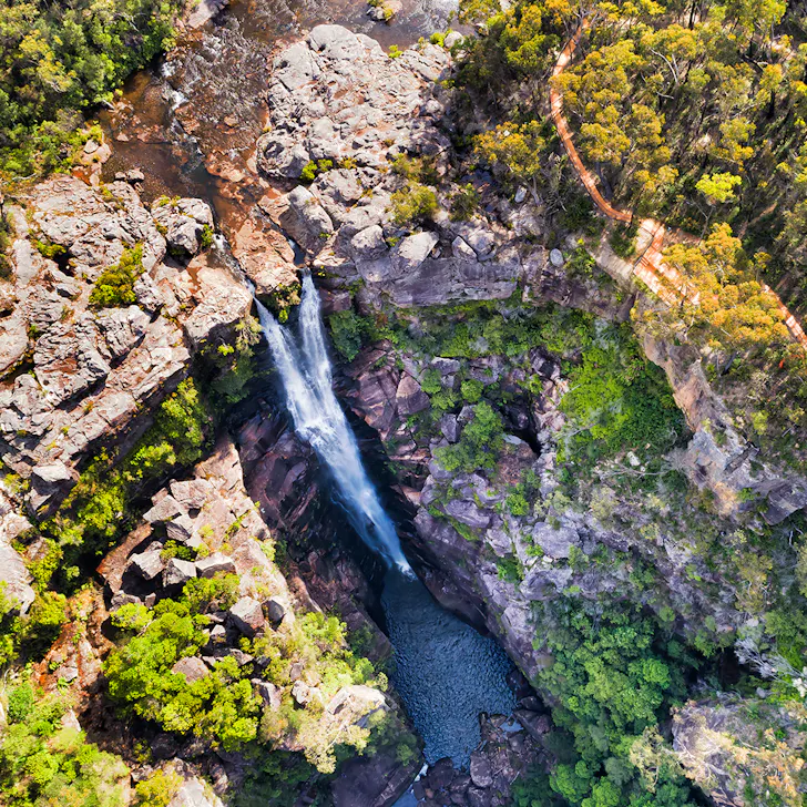 Hop In The Car, This Enchanted Blue Pool Bushwalk Is Just 2 Hours From ...